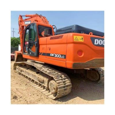 China Korea Made 2017 Model Doosan DX300LC Excavator 30 Ton Large Second Hand Cheaper Cost for sale