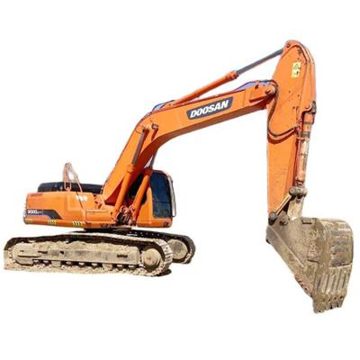 China 30 Ton Doosan DH300 Used Excavator and Active in Shanghai with 2900 Working Hours for sale