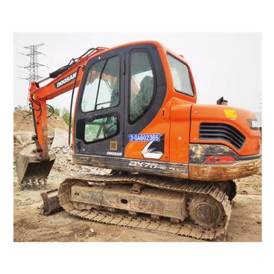 China Active 7 Ton Used Doosan DX75 Excavator Mini with Original Hydraulic Pump in Shanghai for sale