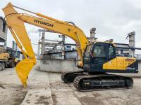 China The ORIGINAL Used Hyundai Crawler Excavator R220 with 1.05m3 Bucket Capacity in Shanghai for sale