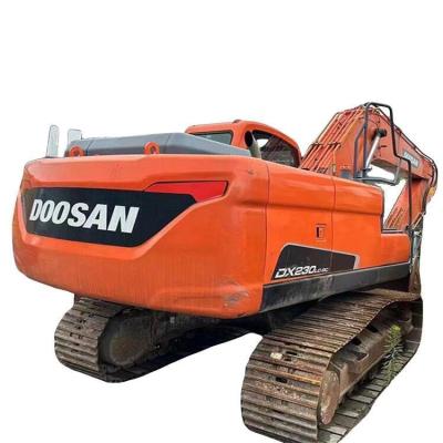 China Medium Used Digger Doosan Crawler Excavator with Original Hydraulic Valve in Shanghai for sale