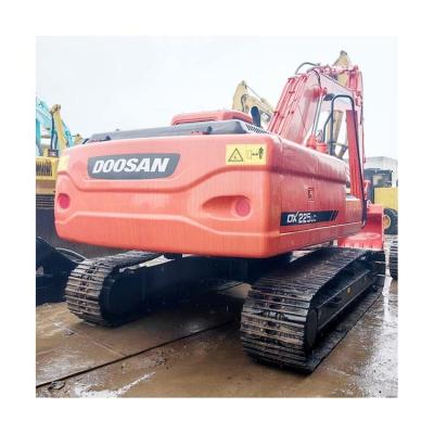China South Korea Made Doosan DX225 Medium Excavator in Good Condition with 22000 KG Weight for sale