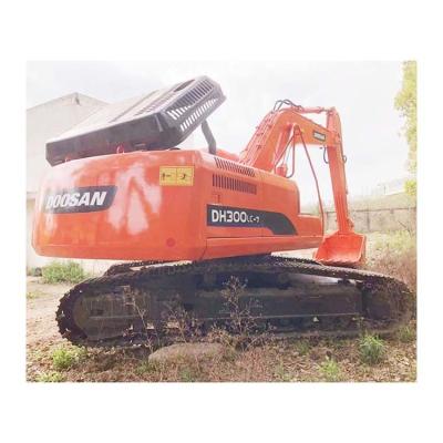 China Doosan DH300LC-7 Excavator 30 Ton Good Condition and Versatile for Various Application for sale