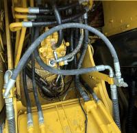 China 20930 KG Operating Weight CAT 320D Excavator in Japan with Original Hydraulic Valve for sale