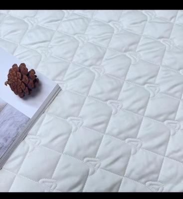China MIENSI Breathable Waterproof Mattress Cover - 18 Inch Height, 15 Year Service Life, Hypoallergenic Dust Mite Protection for sale