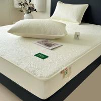 China Tencel Waterproof Mattress Protector 15-17 Inch Height Cooling Breathable Bed Cover for Home Hotel Hospital for sale