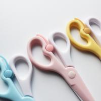 China Student Cutting Paper Leaf Spring Plastic Blunt Scissors for Kids for sale