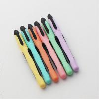 China Good quality hot selling black silicone curved holder highlighter pen for sale