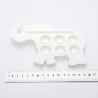 China Hot selling OEM wholesale elephant shape 6 wells plastic painting palette for artist for sale