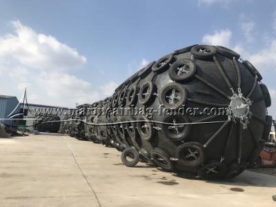 China Pneumatic Rubber Fenders For Boats With Easy Installation for sale