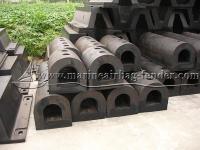 China Heavy Duty Hot Galvanizing Chain Ship Docking D Type Fender Bolted Installation for sale