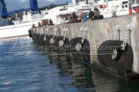 China Cylindrical Marine Rubber Fender Bolted Installation For Offshore for sale