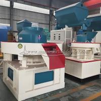 China Pneumatic Flat Die Pellet Machine With Heavy Duty Reducer / Automatic Lubrication System for sale