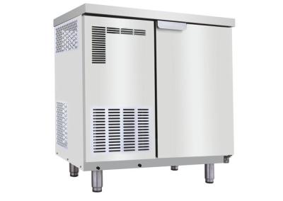China Bench Commercial Refrigeration Equipment , 30Kg / 50Kg Square Ice Maker Machine for sale