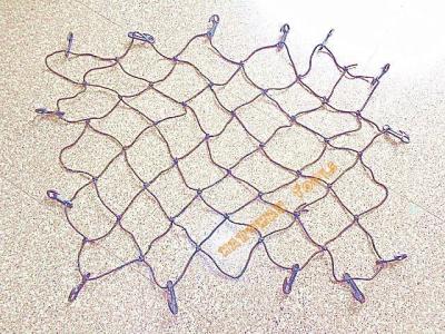China Good Elasticity Bungee Cargo Nets For Pickups 4mm 5mm 6mm Width for sale