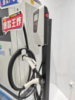 China 7kW Wall Mounted AC EV Charger 32A 220V 4.3 Inch Touch Screen Home Garage Use for sale