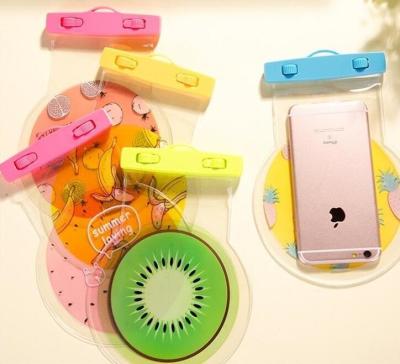 China PVC Waterproof Phone Bag Case Floating Dry Pouch for Cell Phone 6.5 Inch Universal for sale