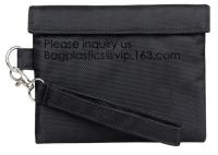 China Premium Smell Proof Travel Bag 11x9 Inch Carbon Lined Odorless Storage Pouch for Herbs for sale