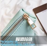 China PVC Clear Plastic Cosmetic Pouch with Pipe Handle 8x6 Inch Transparent Makeup Bag for sale