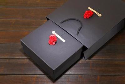 China Custom Folding Paper Box 250-400GSM Coated Cardboard Packaging for Cosmetics Food Gifts for sale