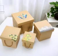 China Custom Luxury Paper Gift Box with Logo Printing for Candle Clothing Packaging 300GSM for sale