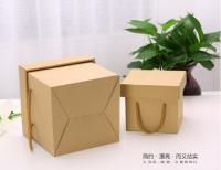 China Custom Luxury Paper Gift Box with Logo Printing for Candle Clothing Packaging 300GSM for sale