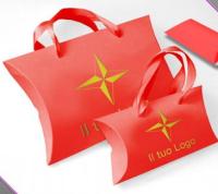 China Custom Luxury Paper Gift Bag with Hot Stamping 250gsm Art Paper for Retail Shopping Carrier Packaging for sale
