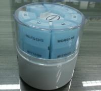 China Clear Plastic Weekly Pill Organizer with Pill Splitter 7 Day 4 Case Medication Box for sale