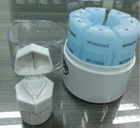 China Clear Plastic Weekly Pill Organizer with Pill Splitter 7 Day 4 Case Medication Box for sale