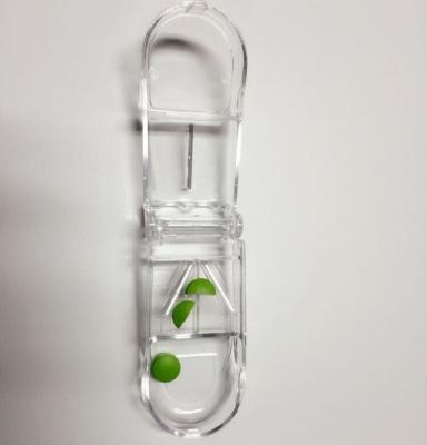 China Plastic Pill Cutter and Splitter with Storage 2 in 1 Pill Crusher for Easy Medication Management for sale