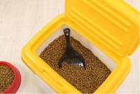 China Square Plastic Pet Food Pail with Lid 1L to 5L PP Bucket with Handle for Dog Cat Food Storage for sale