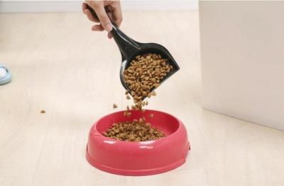China PP Pet Food Storage Container Bucket 20L 27L 40L Airtight Dog Cat Food Bin with Lid for sale