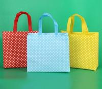 China Custom Metallic Laminated Non Woven Shopping Bag 80gsm PP Fabric Reusable Promotional Tote for sale