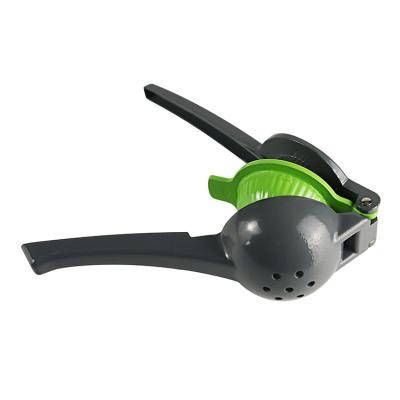 China 2 in 1 Handheld Lemon Juicer Aluminum Alloy Manual Citrus Squeezer 200ml Capacity for sale