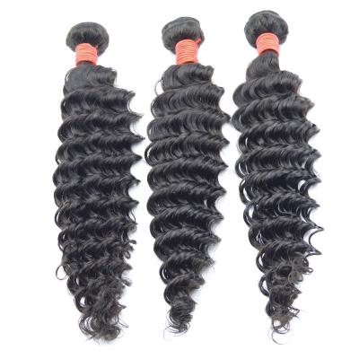China Virgin Peruvian Hair Curly Weave , Deep Wave Bundles With Closure No Tangle for sale