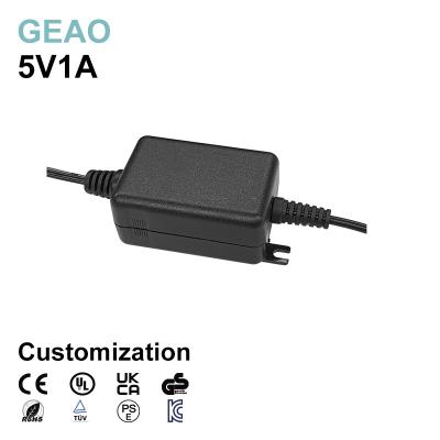 China OEM 5V 1A 6W Desktop Power Adapter AC DC With Safety Protection for sale