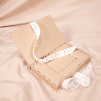 China Custom Luxury Magnetic Gift Box For Chocolate Candy Card Shapoo Cosmetic Jewelry for sale