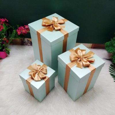 China Cosmetic Beauty Products Lid And Base Box Rigid Paper Custom Folding Carton Boxes for sale