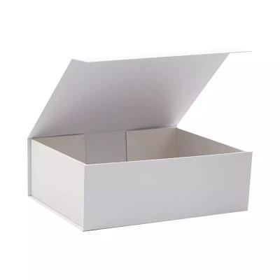 China Wedding Magnetic Gift Box Grown Packaging Matt Laminated Rigid Cardboard Gift Boxes for sale