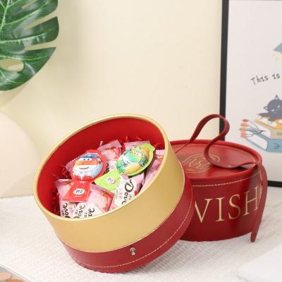 China Lovely Cardboard Customized Gift Box With PU Leather Handle And Magnetic Closure for sale
