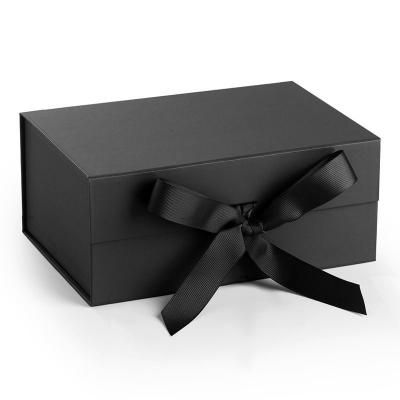 China Rectangle Folding Gift Box Magnetic Closure Matt Lamination Rigid Cardboard Gift Box for sale