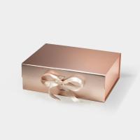 China Custom Luxury Paper Packaging Box Magnet Foldable Magnetic Gift Box Middle for sale
