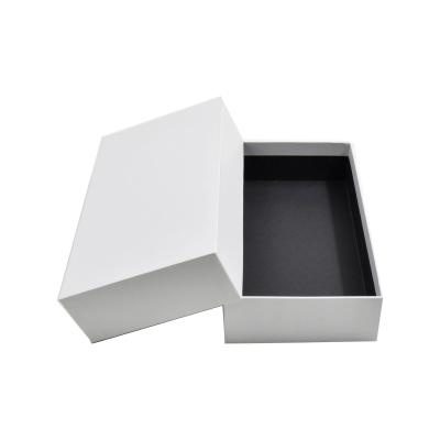 China Custom Closure Jewelry Gift Boxes with Matte Lamination Surface Handling for sale