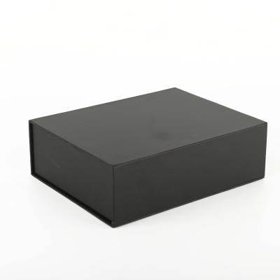 China Magnetic Closure Paper Gift Bags The Perfect Choice for Environmentally-Friendly Packaging for sale