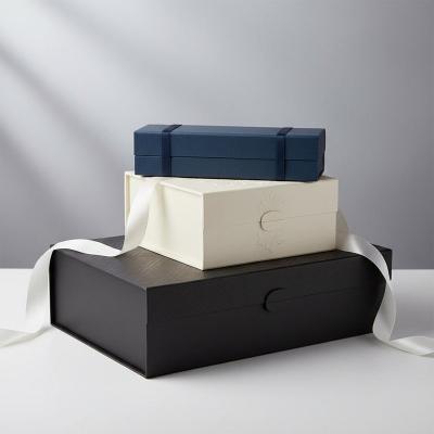China Eco-Friendly Gift Box with Magnetic Closure and Matte Lamination for Elegant Gift Packaging for sale