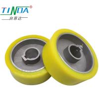 China Profile Wrapping Machines Rubber Feed Roller Silicone Rubber Wheel Customised for sale