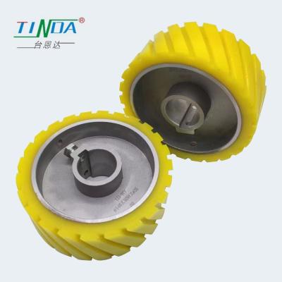 China SGS Grooved Rubber Roller Wheel For Paper PVC CPL Veneer Auto Wrapping Machine for sale