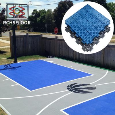 China 410g UV Resistant Polypropylene Sports Flooring Tiles 34x34x1.81cm with 32% Shock Absorption for sale