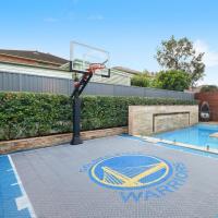 China Interlocking Basketball Court Tiles 304.8x304.8mm Polypropylene Sports Flooring for sale