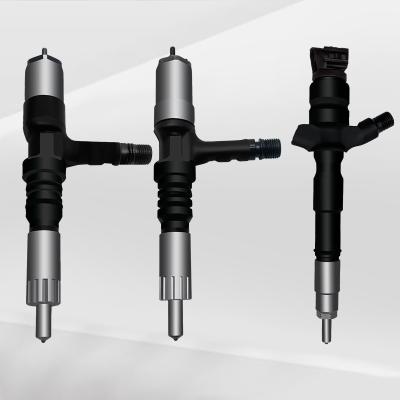 China 095000-6120 6261-11-3100 Komatsu Fuel Injector for PC600 PC450-7 6D140 Engine 12V for sale